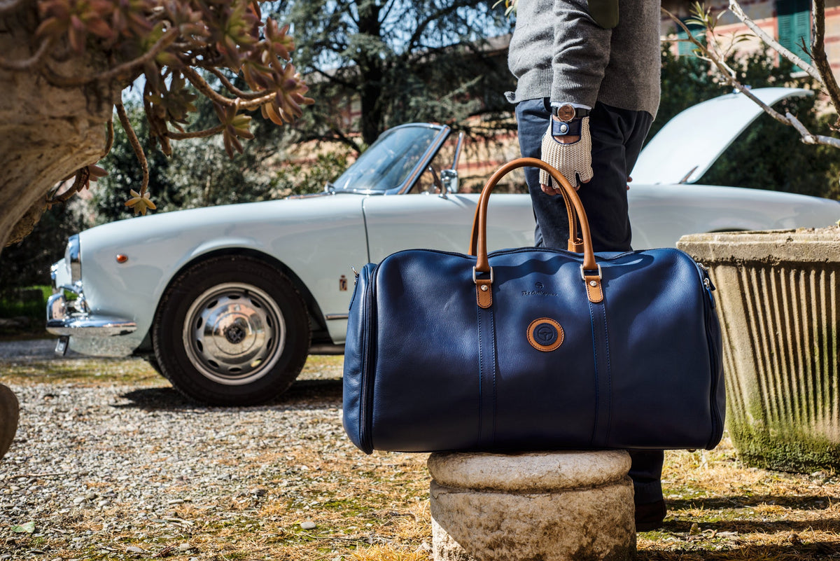 Weekender Garment Bag: functionality and road trip vibes. (Video) – THE ...